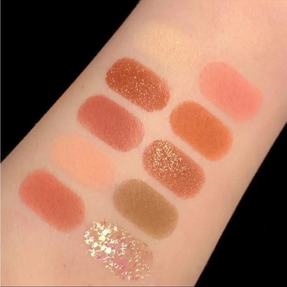 Makeup | 18 Color Neutral Warmtoned Peach Palette With Squishy Peach ...